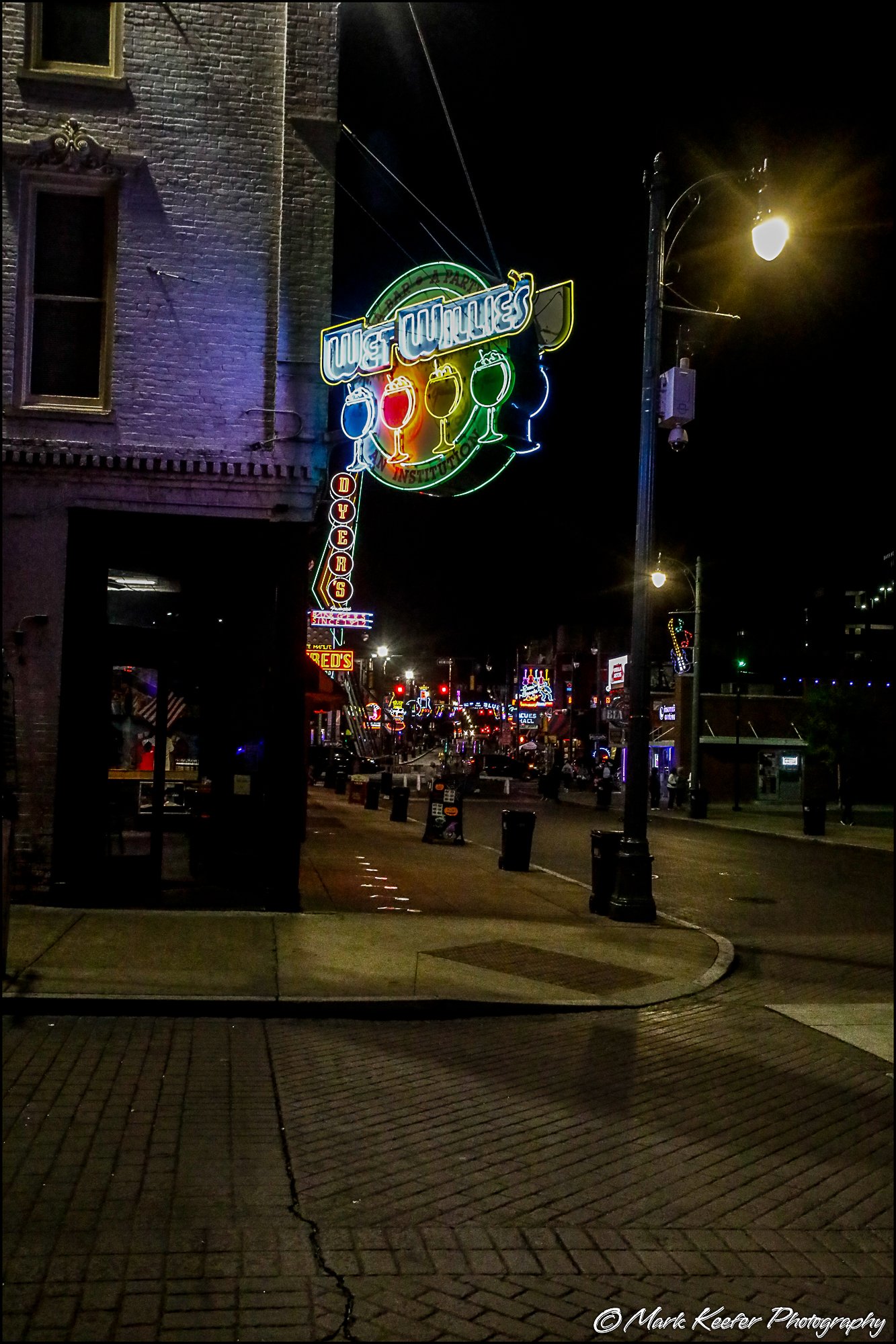 Memphis Beale St -Neon Lights Wet Willys-.jpg | FotoFora